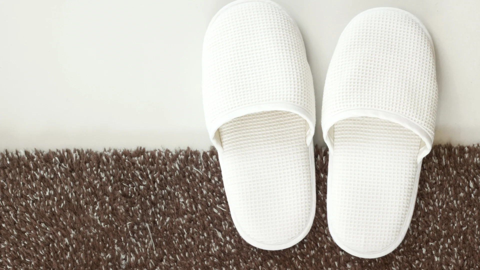 Best Slippers for Cozy Indoor Use (2025 Guide)